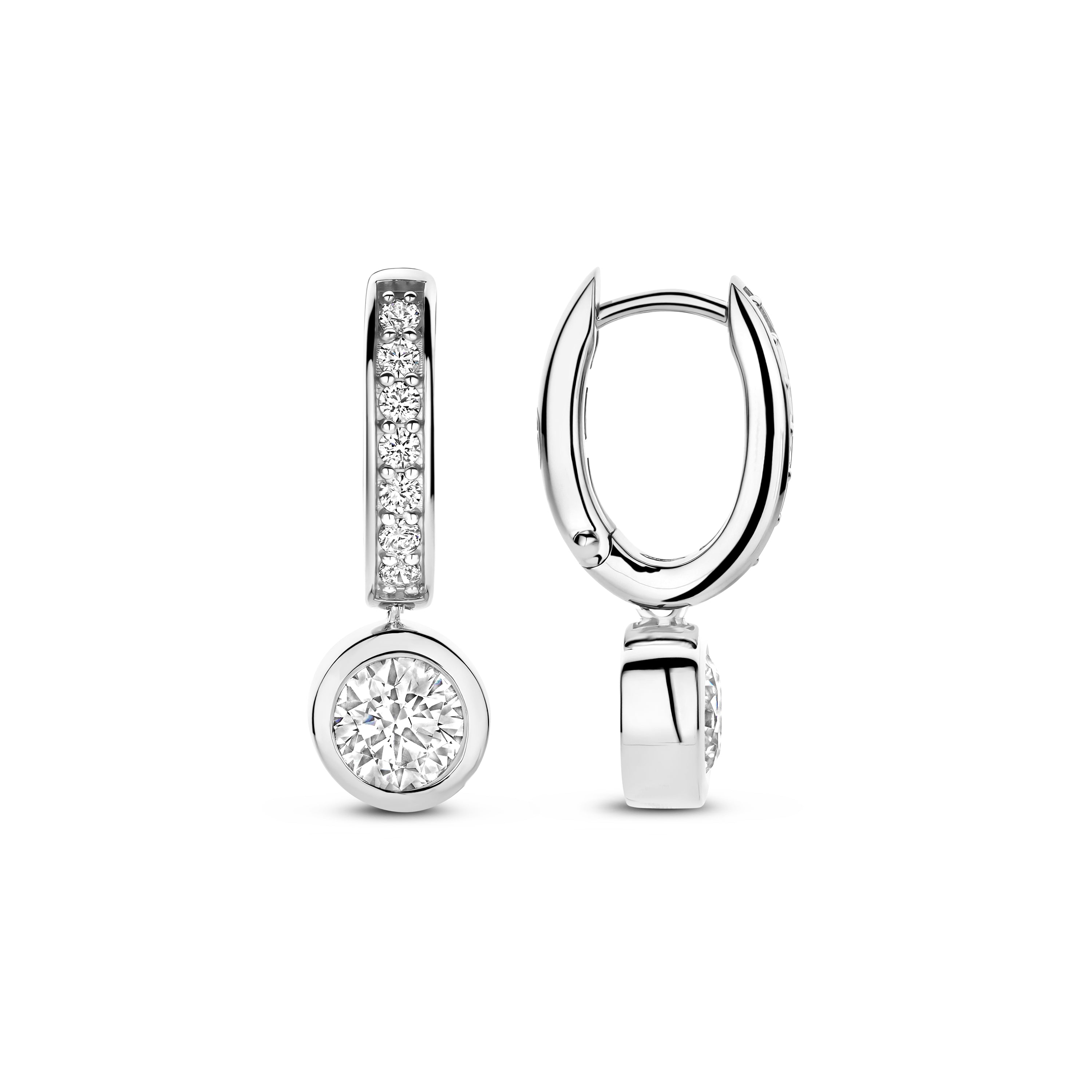Core Signature Silver Earrings – SHOPKURY.COM